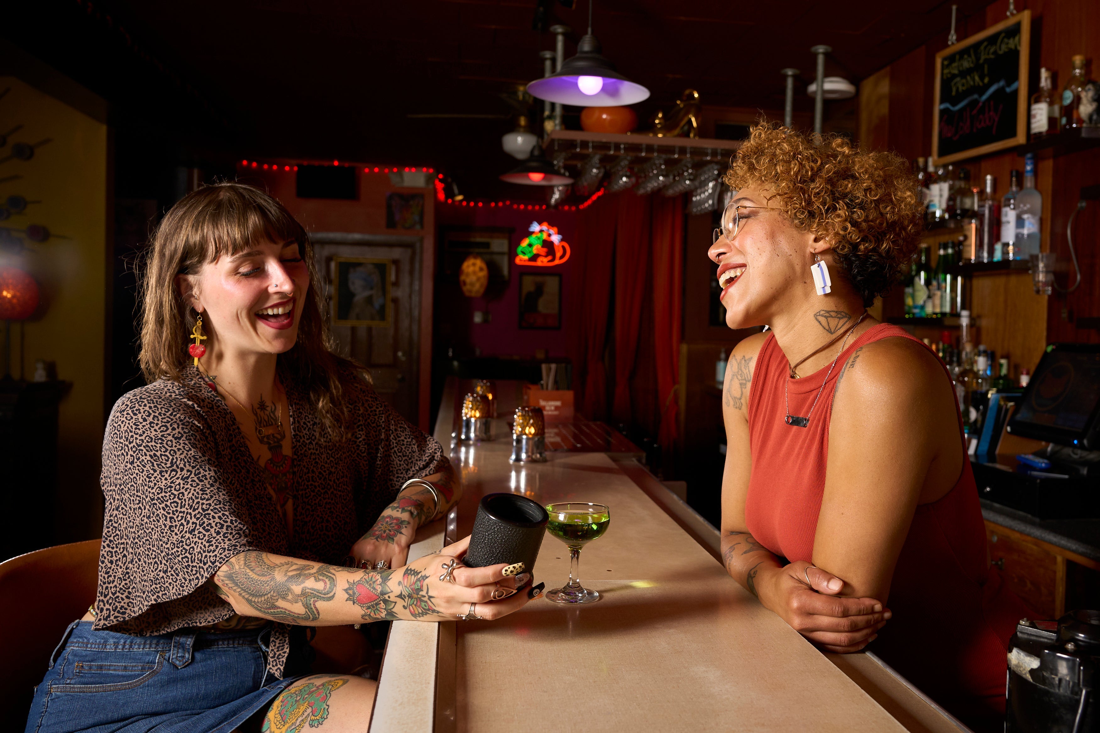 Bar Babes – Peach Beast